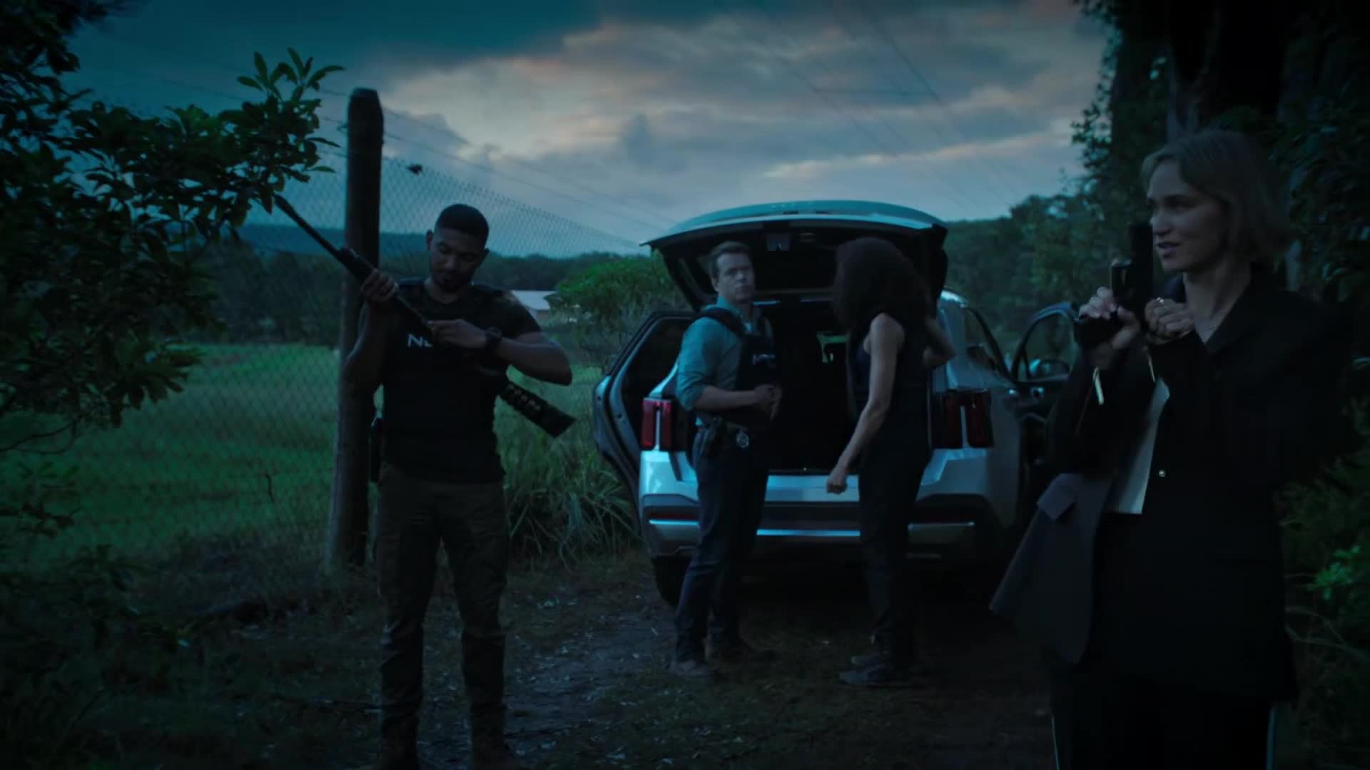 Video Examples for One-Handed Shotgun Pump - TV Tropes